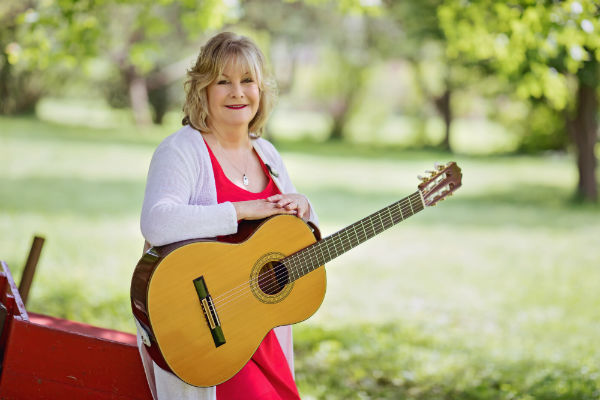 Cantor Lisa Levine - Open your heart, quiet your mind, renew your spirit